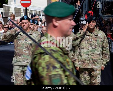 The commander of a German infantry division (left) during a visit to ...