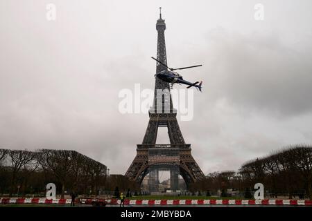 A Eurocopter Ecureuil 2 helicopter installs a new telecom transmission ...