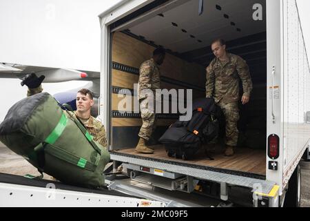 The 3rd Division Sustainment Brigade Soldiers arrive to Hunter Army ...