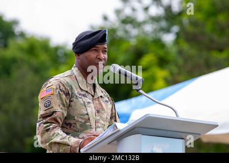 Col. Scott Wence, 2nd Brigade Combat Team commander and current ...