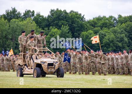 Col. Scott Wence, 2nd Brigade Combat Team commander and current ...