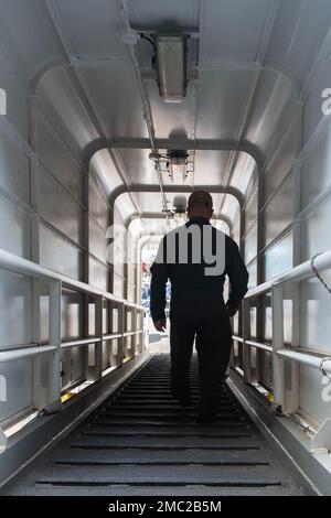 YOKOSUKA, Japan (June 24, 2022) - U.S. 7th Fleet flagship USS Blue ...