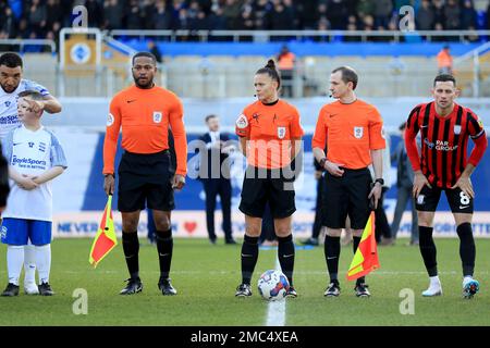 Match referee Rebecca Welch (centre) warming up before the Sky Bet ...