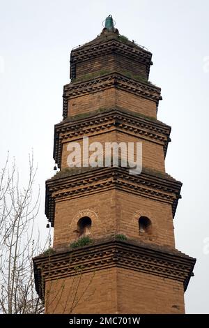 Chinese temple tower, Xi'an, Hszian, Shaanxi Province, China, Asia ...