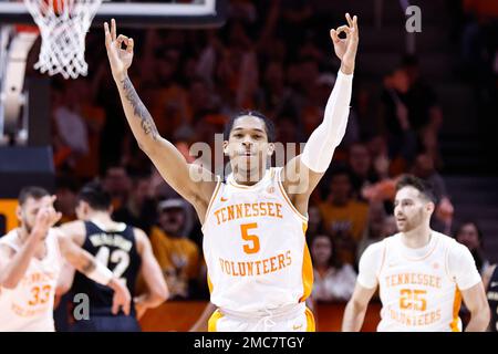 Tennessee guard Zakai Zeigler (5) reacts after hitting a 3-point basket ...