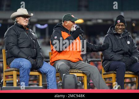Former Cincinnati Bengals players Tim Krumrie, left, Max Montoya ...