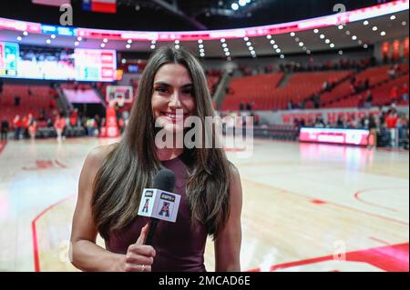 Shelby Coppedge on the sideline after an NCAA college basketball game ...