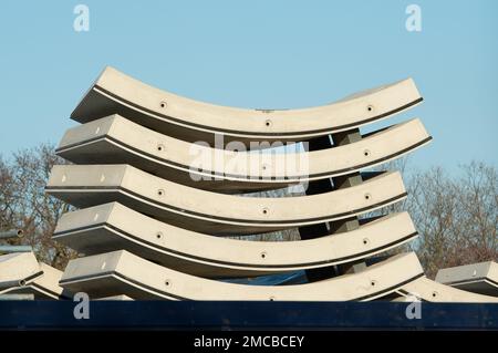 West Ruislip, UK. 21st January, 2023. A huge 45 tonne crane at the HS2 ...