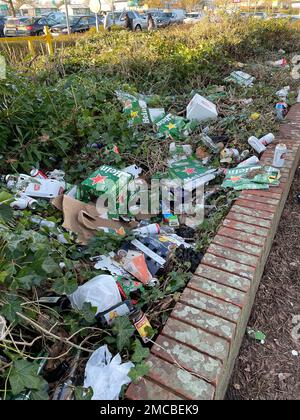 LITTER in Reading, England. Photo Tony Gale Stock Photo - Alamy