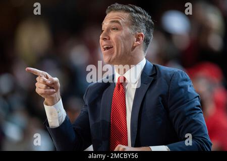 Davidson Wildcats Associate Head Coach Matt McKillop looks on during ...