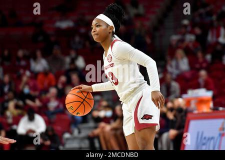 Arkansas guard Makayla Daniels (43) looks to pass the ball against ...