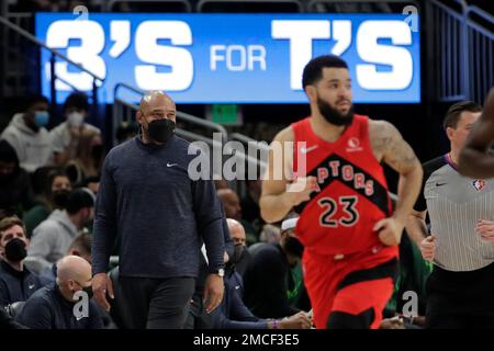 Milwaukee Bucks assistant coach Darvin Ham yells from the sideline ...