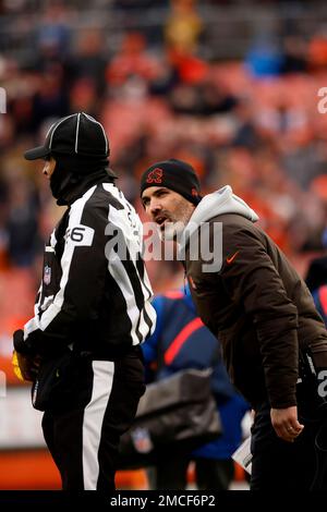 side judge Jimmy Buchanan (86) during the Denver Broncos v the New York ...