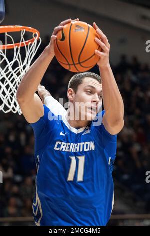 Creighton center Ryan Kalkbrenner (11) tries to keep the ball from ...