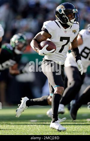 Jacksonville Jaguars wide receiver Tavon Austin (7) catches a pass in ...