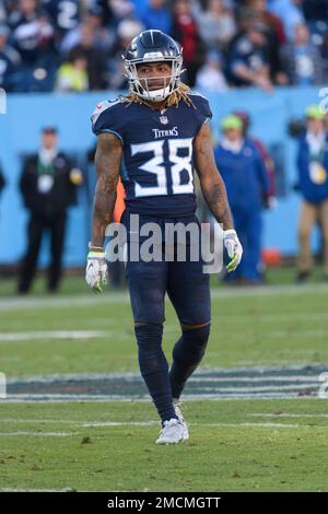 Tennessee Titans cornerback Buster Skrine (38) signs an autograph prior ...