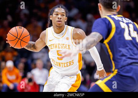 Tennessee guard Zakai Zeigler (5) brings the ball up court during the ...