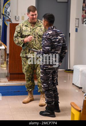 PEARL HARBOR (July 8, 2022) Cmdr. Meghan Bodnar, left, commanding ...