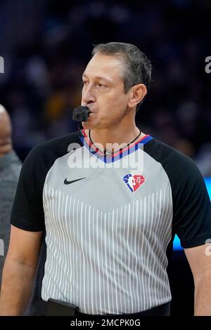 Referee J.T. Orr during an NBA basketball game between the Golden State ...