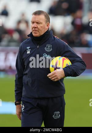 First Team Goalkeeper Coach Alan Kelly of Everton during the pre-match ...