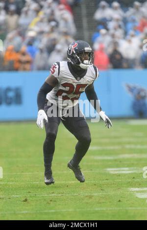 Houston Texans cornerback Desmond King II (25) waits for a play during ...