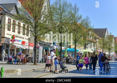 Pedestrian zone, Lange Strasse, Bueckeburg, Lower Saxony, Germany Stock ...