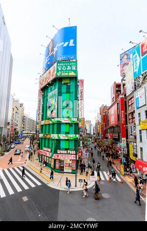 Tokyo, Shinjuku. View along Shinjuku Rambling road and the famous Green ...