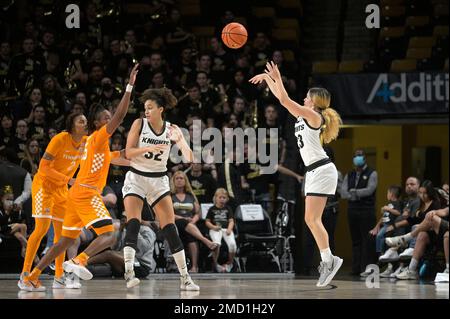 Central Florida guard Alisha Lewis (23) sets up for a shot during the ...