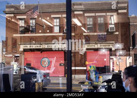 Firefighters at FDNY Engine 307 Ladder 154 on September 11 2018 Stock ...