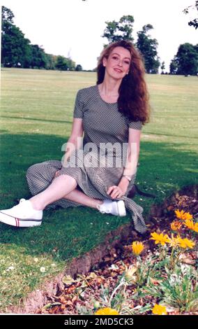 ACTRESS SHARON MAUGHAN 1994 PIC MIKE WALKER 1994 Stock Photo - Alamy