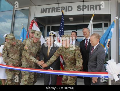 Personnel from the Traumatic Brain Injury Center of Excellence (TBICoE ...