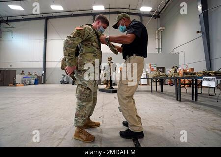 The new Gen 2 MSV, modular scalable vest is seen as members of the 82nd ...