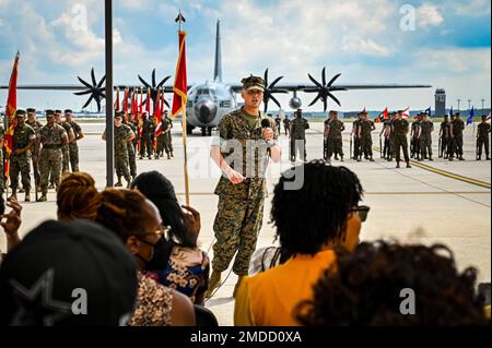 U.S. Marine Corps. Gen. Leonard Anderson, 4th Marine Aircraft Wing ...