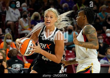Phoenix Mercury guard Sophie Cunningham (9) warms up before an WNBA ...