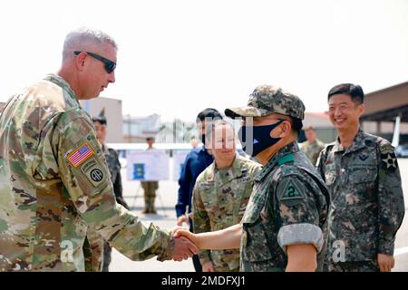 Col. Benjamin Boardman, Commander of the 2nd Combat Aviation Brigade ...