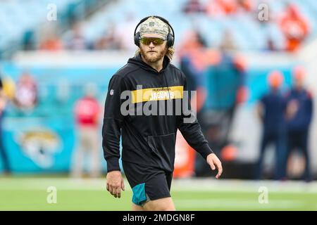 Jacksonville Jaguars defensive back Andrew Wingard (42) drops in ...