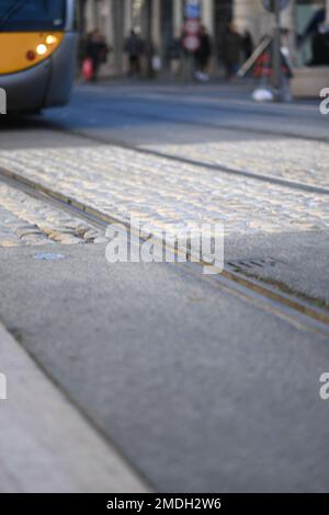 The city of Nice is launching a new pavement to discourage cyclists ...