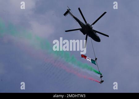 Mexican Independence Day Parade along Madison Avenue in New York City ...