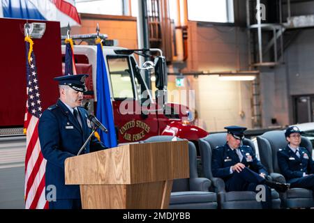 U.S. Air Force Col. Valarie Long, right, 423d Air Base Group incoming ...