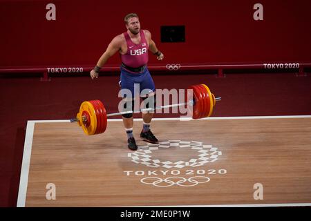 Wesley Brian Kitts of the United States celebrates after a successful ...