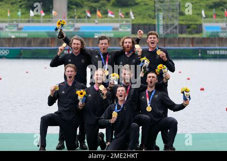 Gold medalists Thomas Mackintosh, Hamish Bond, Tom Murray, Michael ...