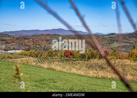 The view from the Osborne Mountain Overlook on the Blue Ridge Parkway ...