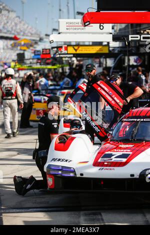 Daytona, Vereinigte Staaten. 20th Jan, 2023. Porsche 963, Porsche ...