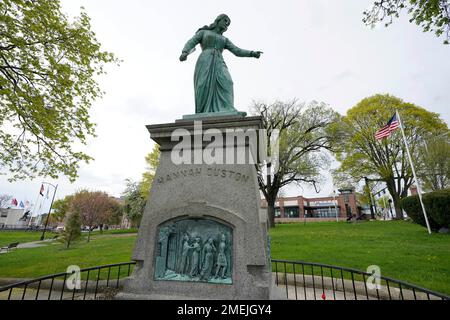 Hannah Duston statue in Haverhill, Massachusetts. Digital photograph ...