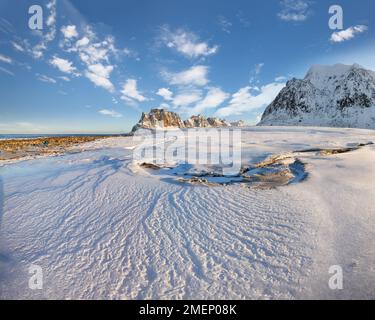 Breathtaking winter scenery on Uttakleiv beach at morning. Popular ...