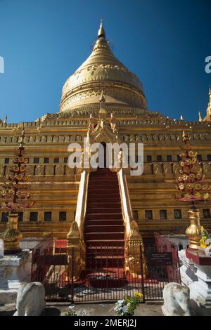 Myanmar, Western Myanmar, Bagan, Shwezigon Paya, dragon detail with ...