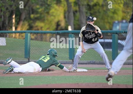 Central Florida first baseman Ben McCabe (40) throws during an NCAA ...