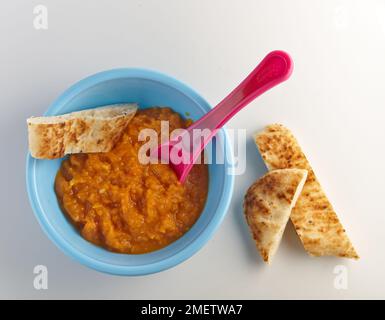 Vegetable curry with pitta bread Stock Photo - Alamy
