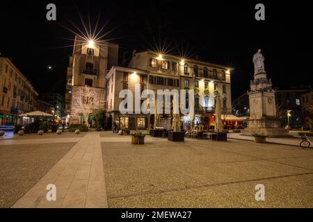 Piazza and Statua di Alessandro Volta, Square and Statue, Como ...