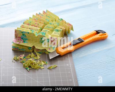Papercraft Paper fan step 7 Stock Photo - Alamy